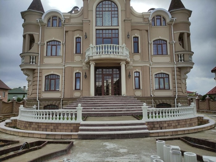 Виготовлення, доставка та монтаж балясин